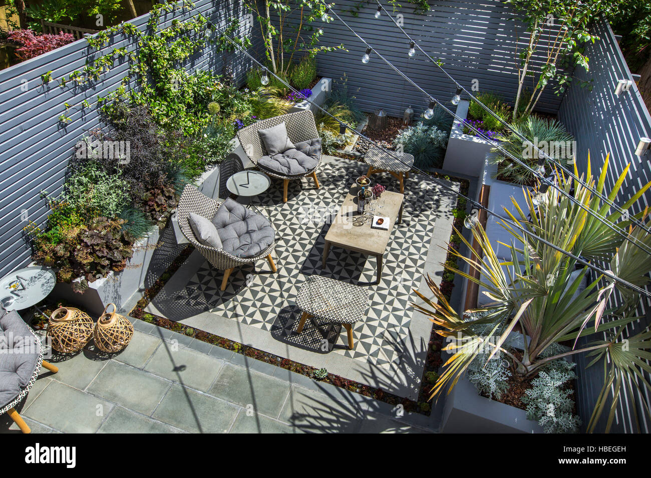 Stylish and luxurious outdoor room garden design in London Stock Photo ...
