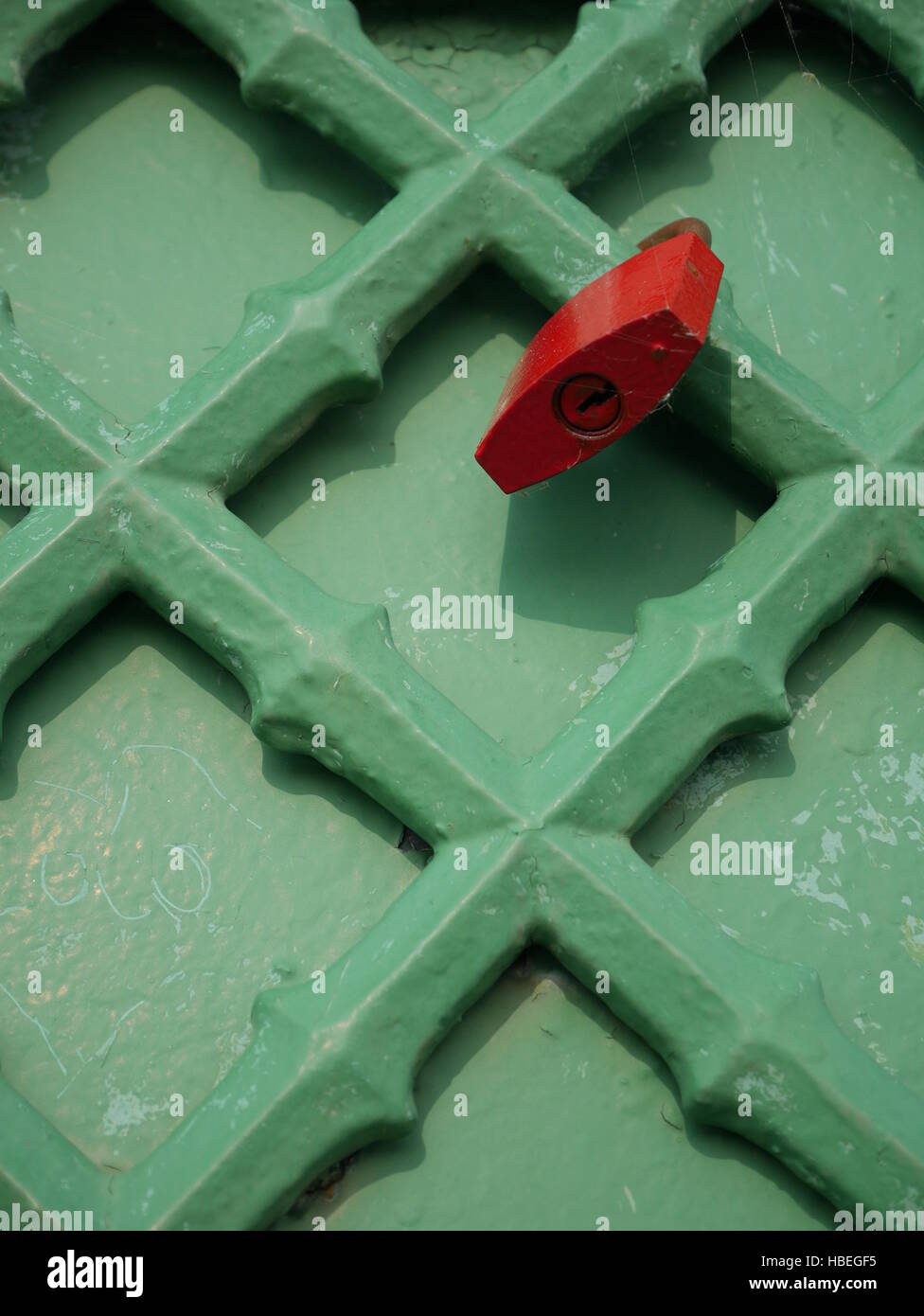 Bright red fence hi-res stock photography and images - Alamy