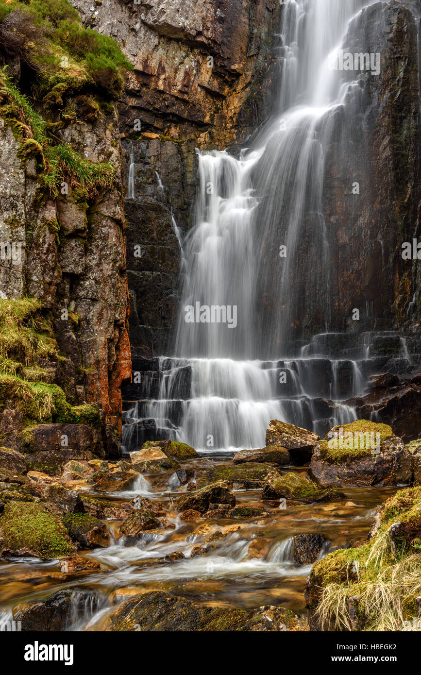 Tranquil peaceful waterfall hi-res stock photography and images - Alamy