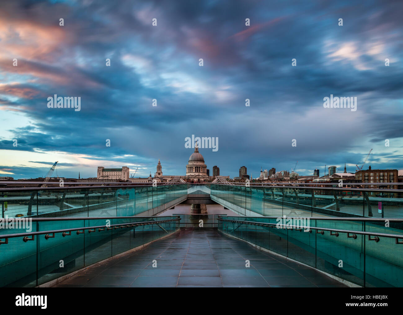 Golden gallery st pauls cathedral hi-res stock photography and images ...