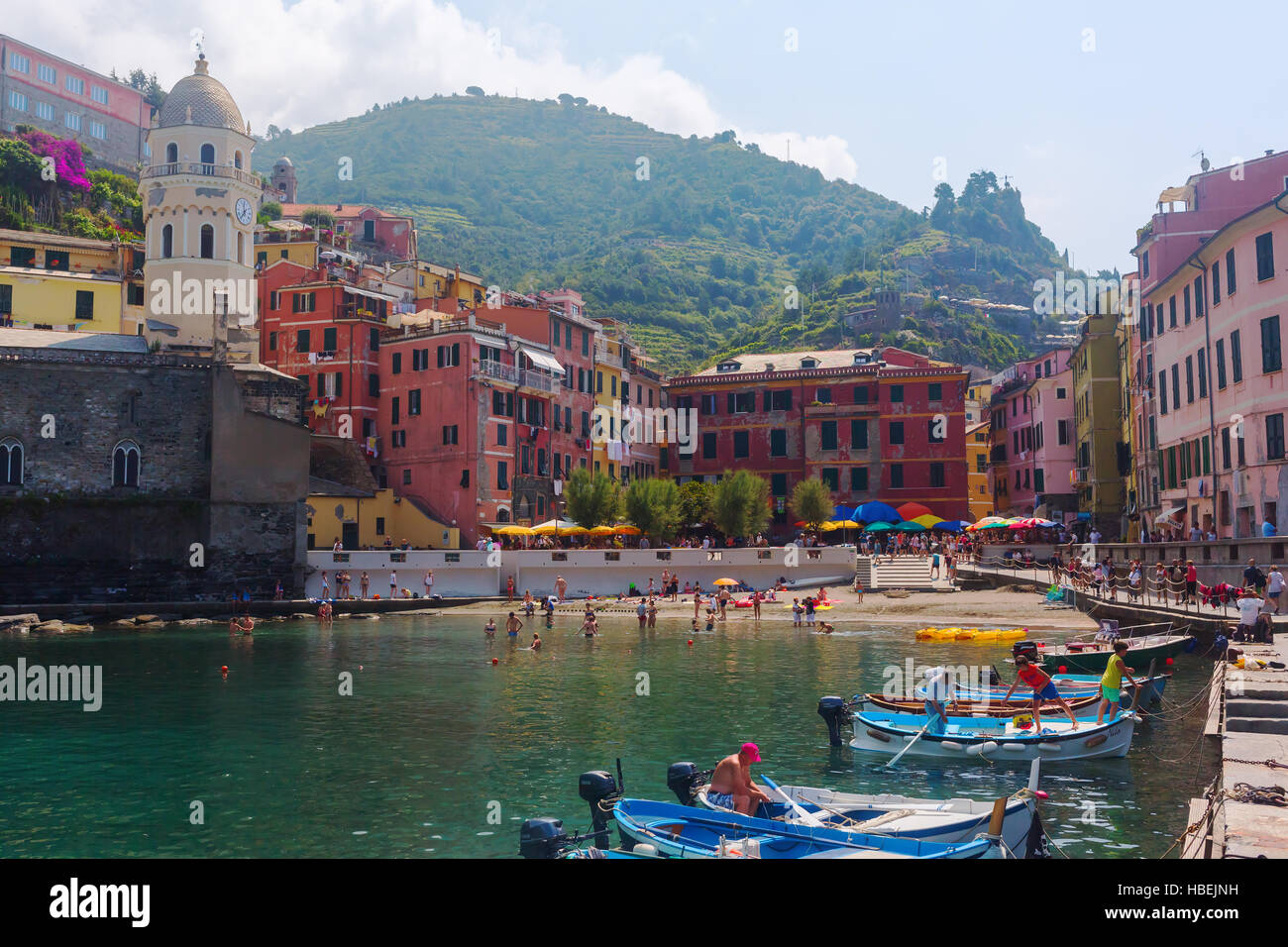 Vernazza quay cinque terre hi-res stock photography and images - Alamy