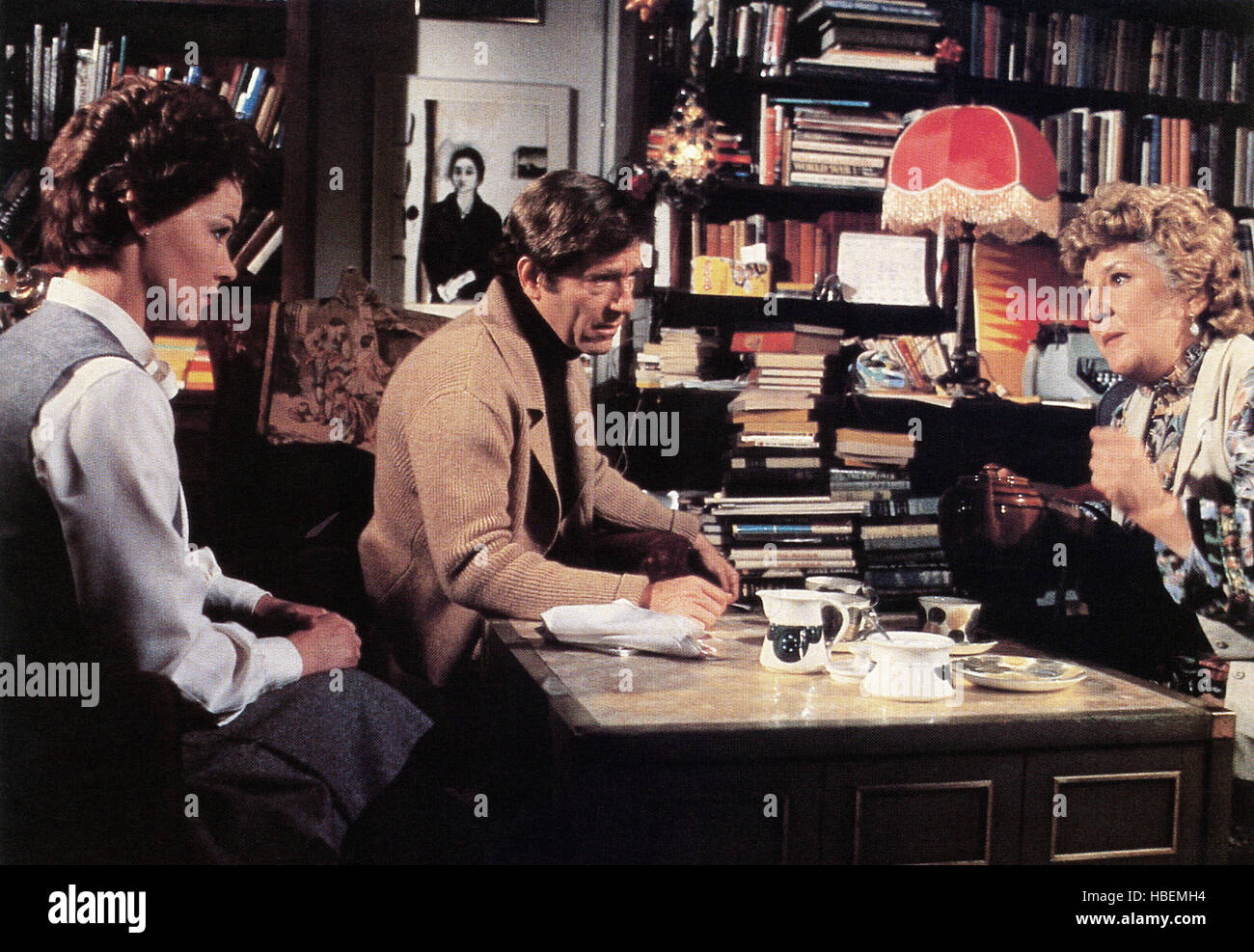 LOST AND FOUND, from left: Glenda Jackson, George Segal, Maureen ...