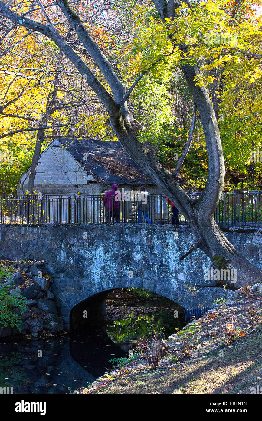 Stonebridge hi-res stock photography and images - Alamy