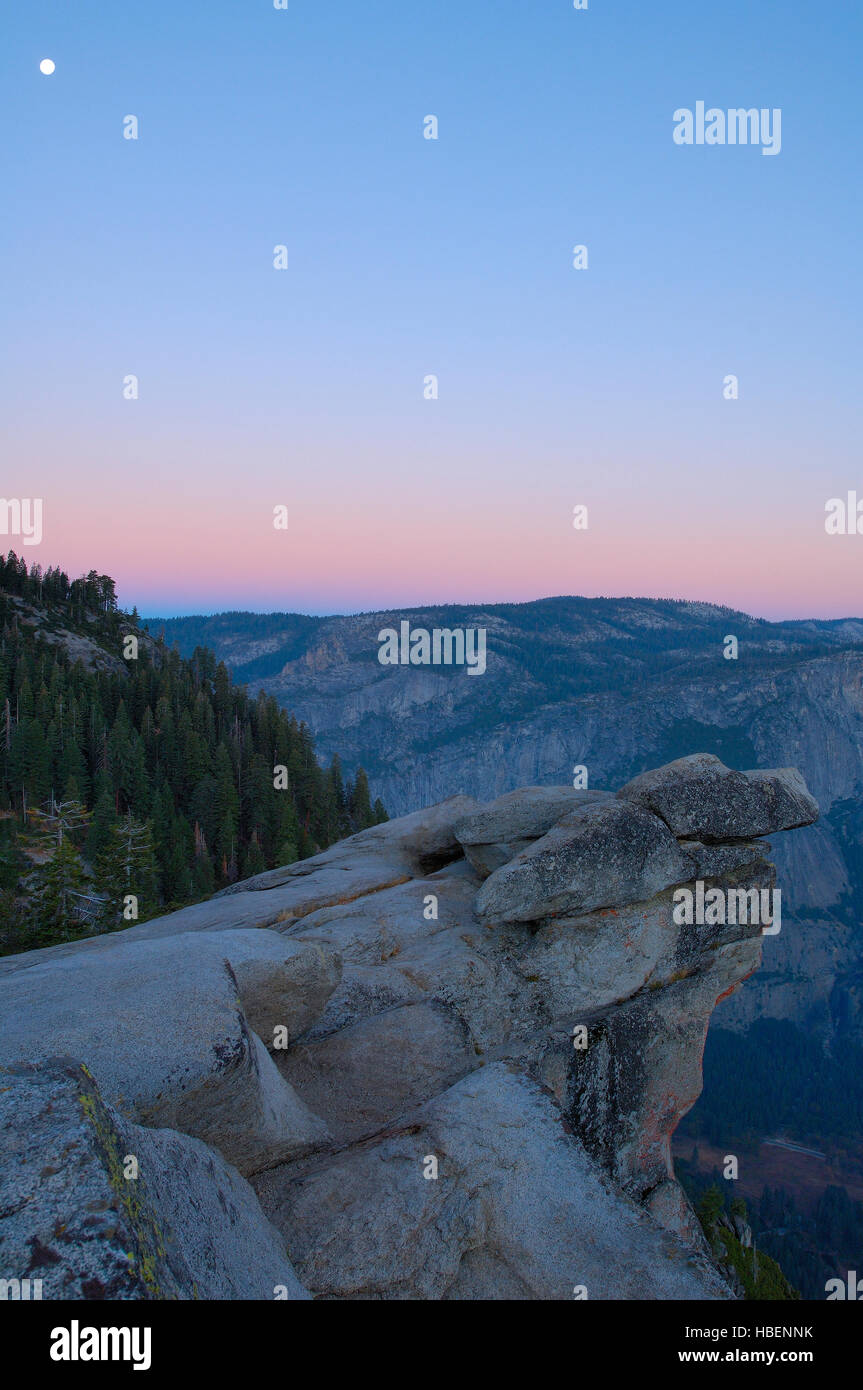 Overhanging Rock Yosemite High Resolution Stock Photography and Images ...