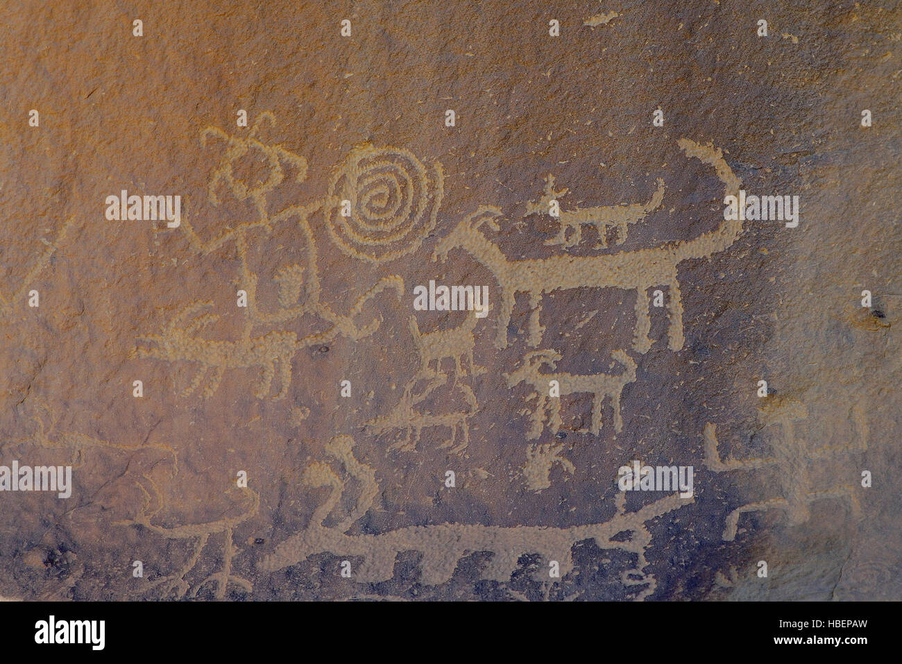 Petroglyphs over Una Vida Chacoan Great House, Anasazi Hisatsinom ...