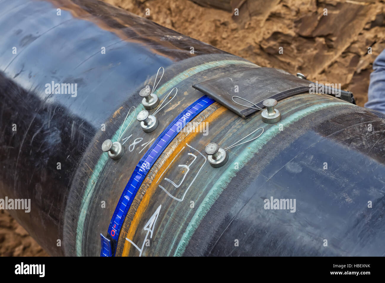 Radiography of welded joints of pipelines Stock Photo - Alamy