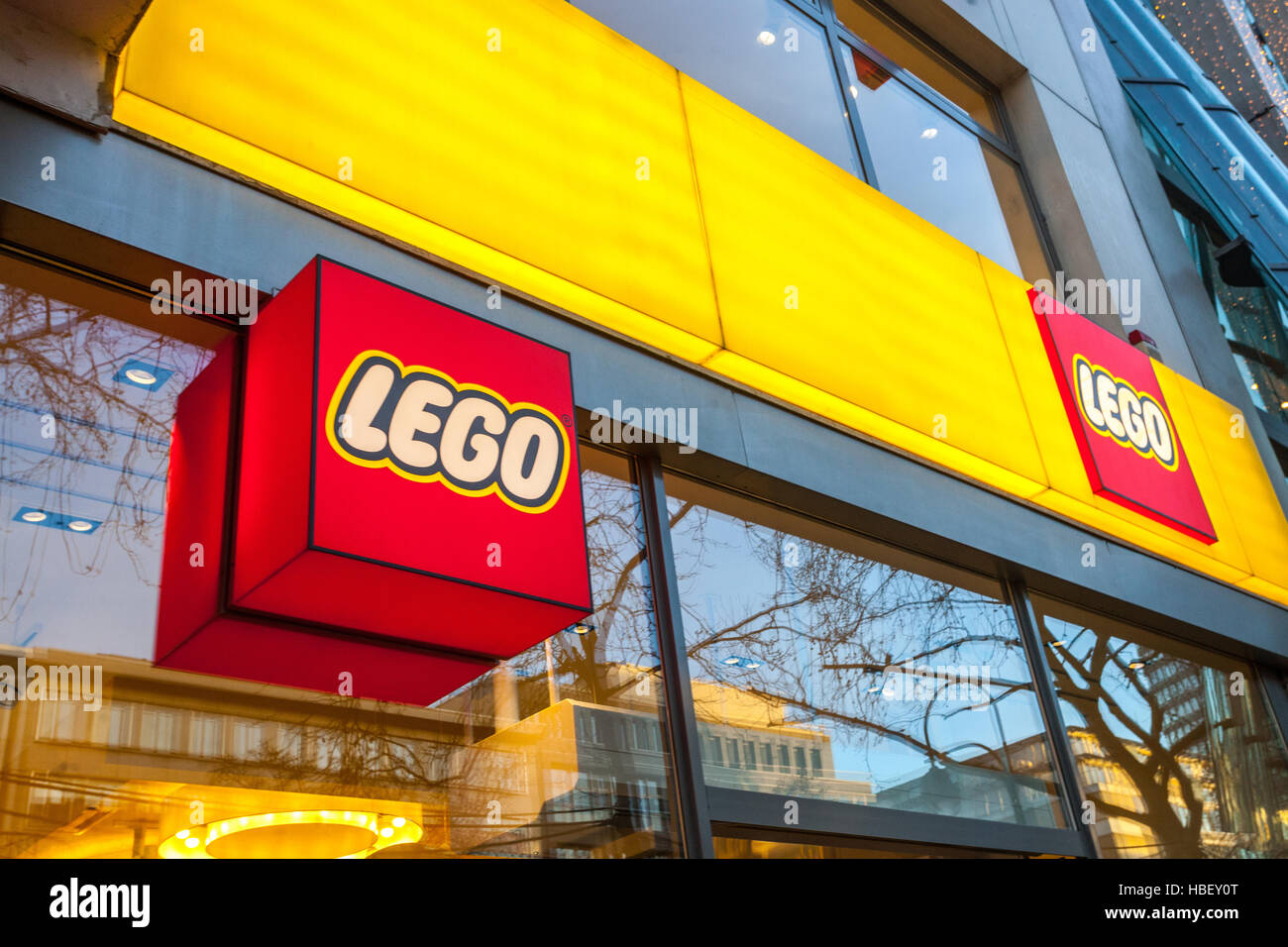 Lego brand logo hi-res stock photography and images - Alamy
