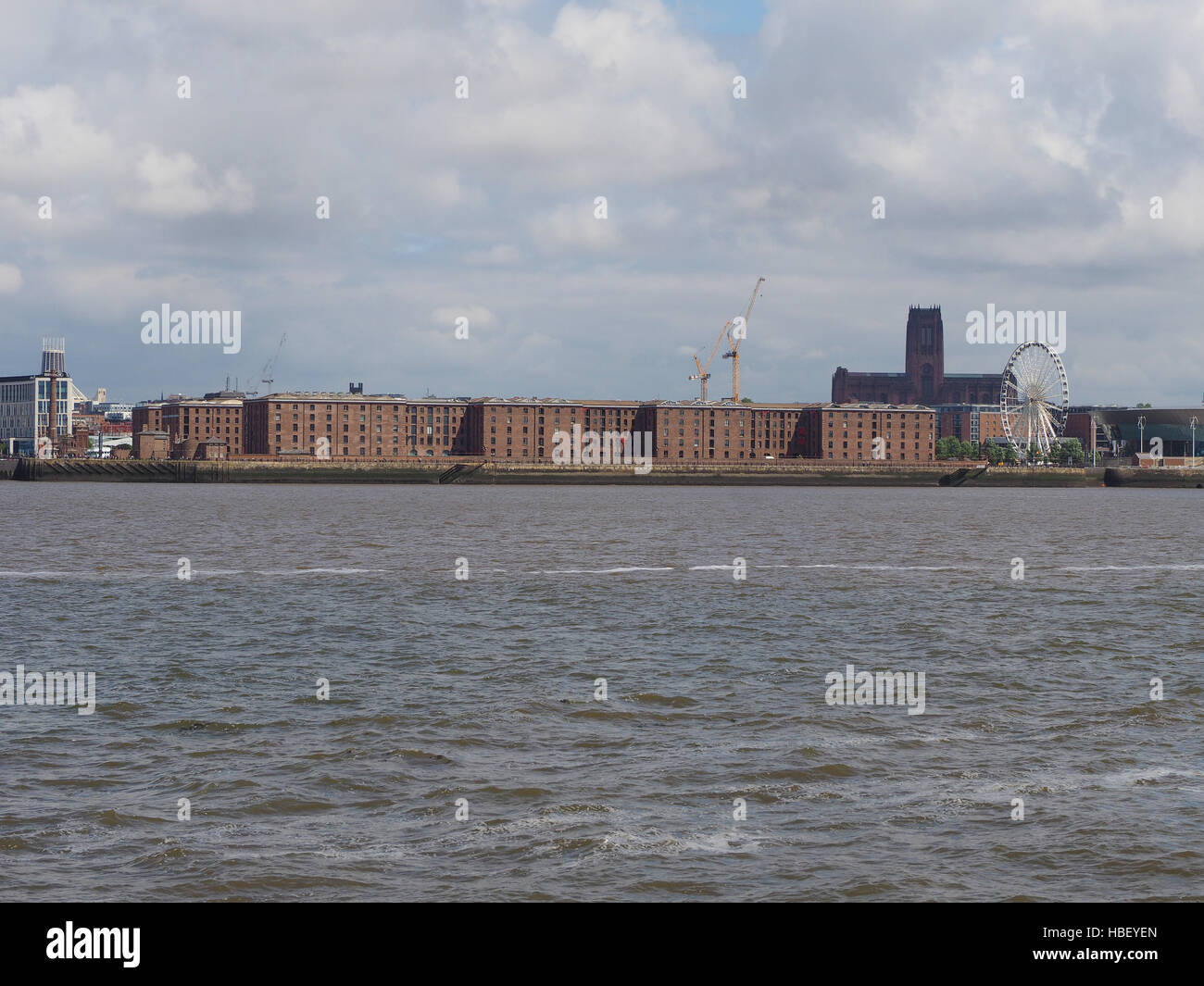 Albert dock complex buildings hi-res stock photography and images - Alamy