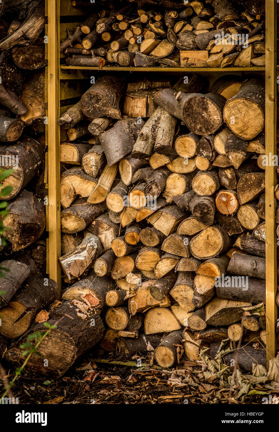 Garden log store hi-res stock photography and images - Alamy
