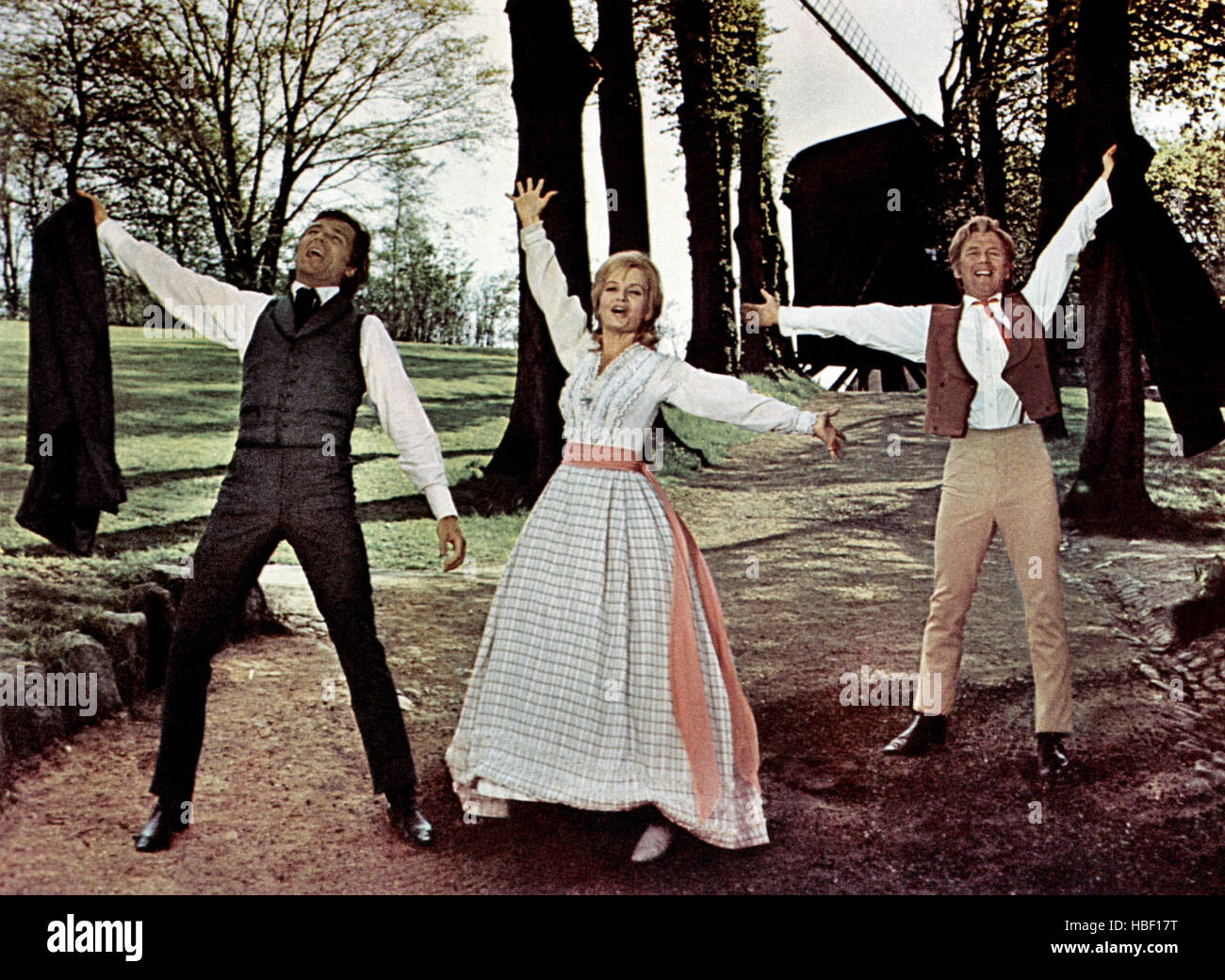 SONG OF NORWAY, from left: Frank Porretta, Florence Henderson, Toralv ...
