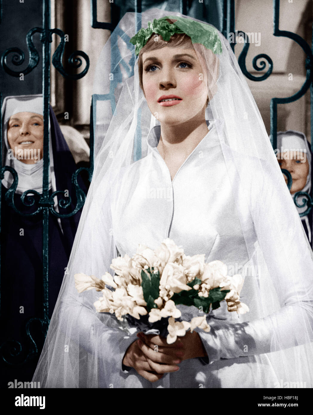 THE SOUND OF MUSIC, from back left: Anna Lee, Julie Andrews, 1965 ...