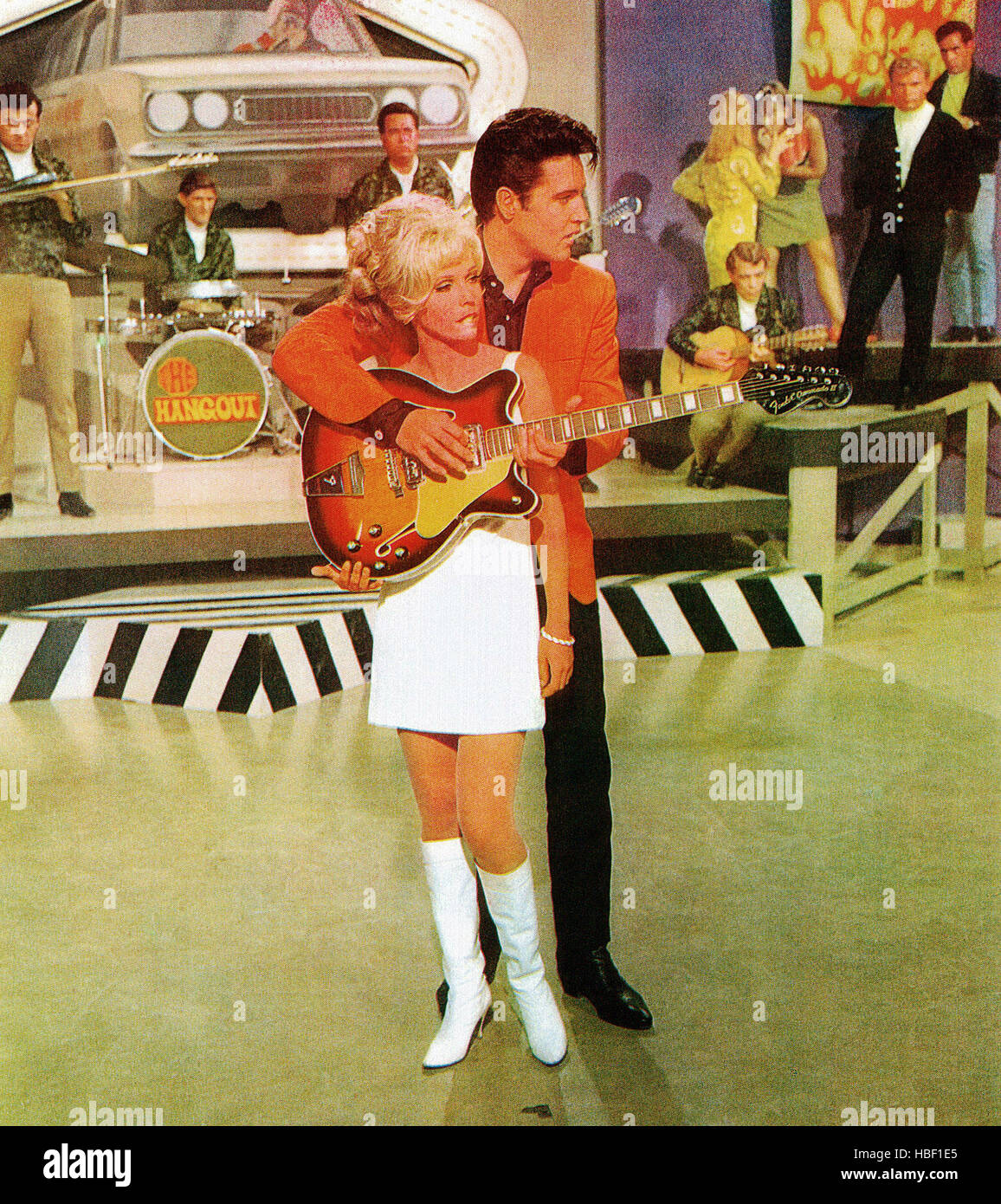 SPEEDWAY, from left: Nancy Sinatra, Elvis Presley, 1968 Stock Photo - Alamy