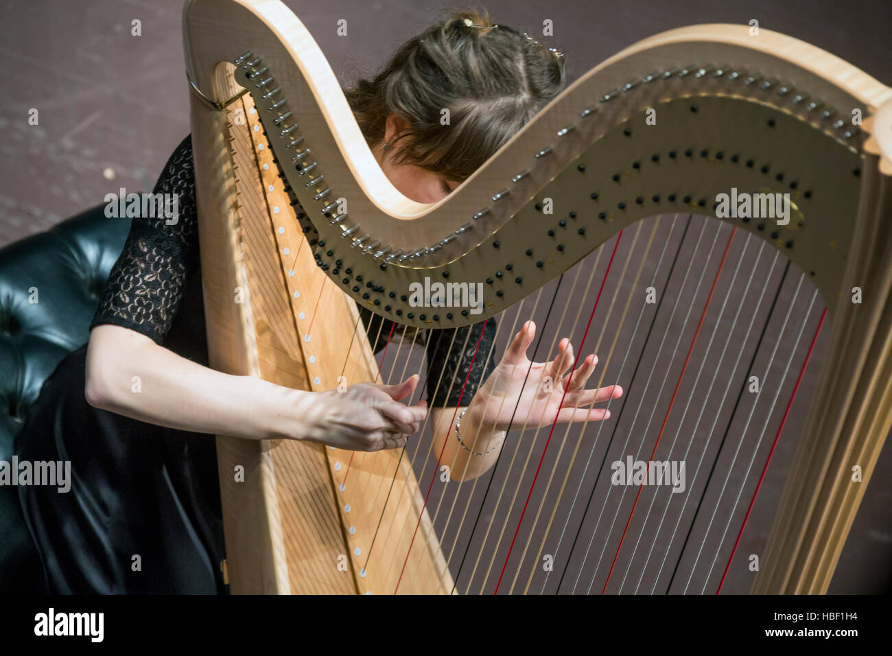 Classic orchestra concert hi-res stock photography and images - Alamy