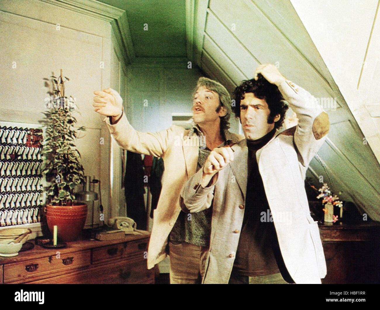 S*P*Y*S, from left: Donald Sutherland, Elliott Gould, 1974, TM ...