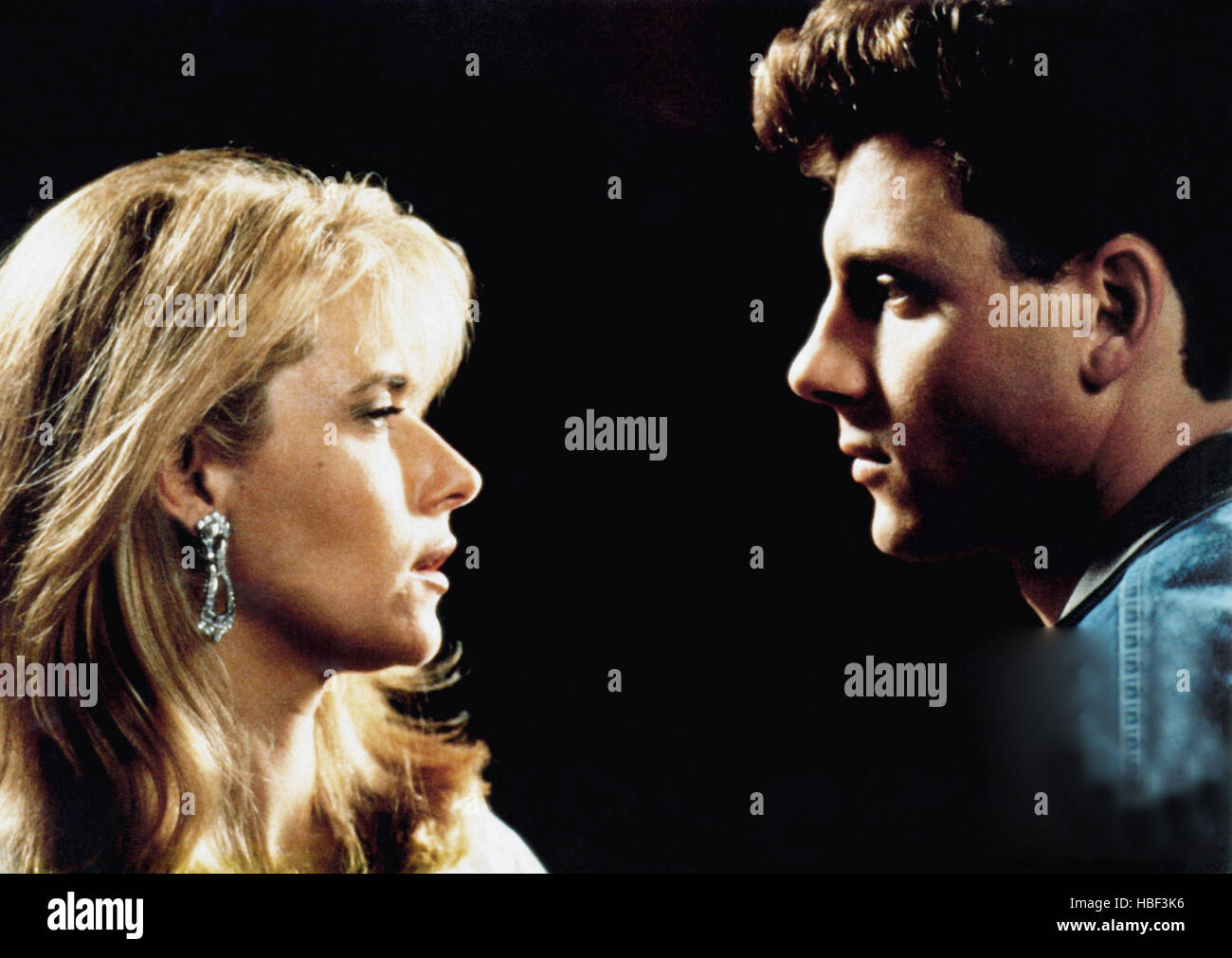 Traces Of Red From Left Lorraine Bracco Tony Goldwyn 1992 ©samuel