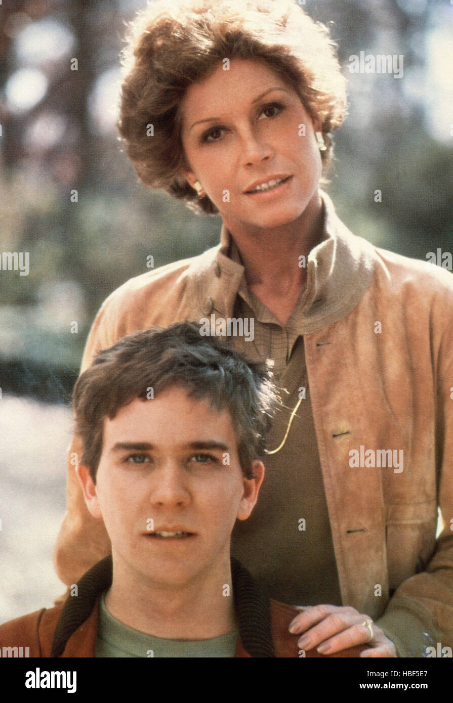 ORDINARY PEOPLE, Timothy Hutton (front), Mary Tyler Moore, 1980 ...