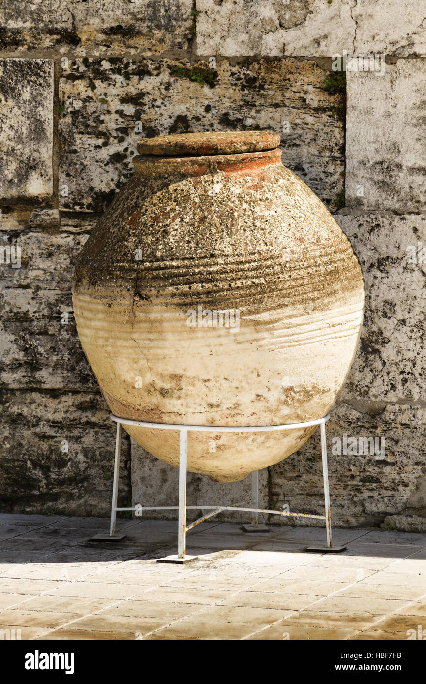 Amphoren hi-res stock photography and images - Alamy
