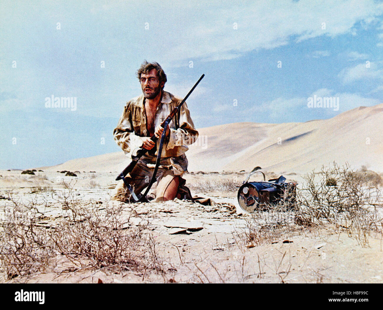 SANDS OF THE KALAHARI, Nigel Davenport, 1965 Stock Photo - Alamy
