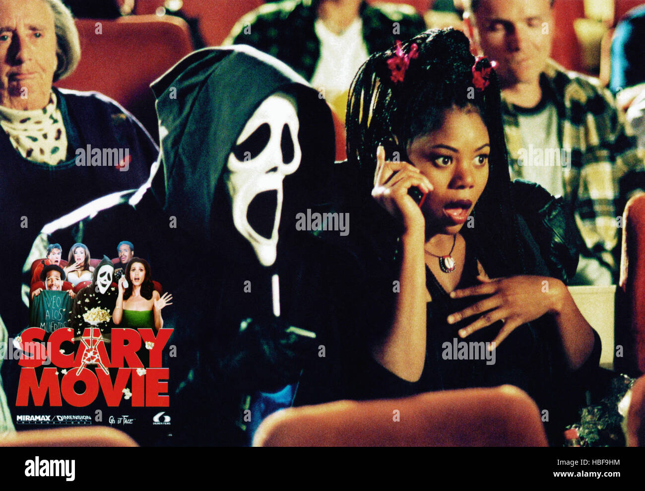 SCARY MOVIE, Dave Sheridan (mask), Regina Hall (cell Phone), lower left ...