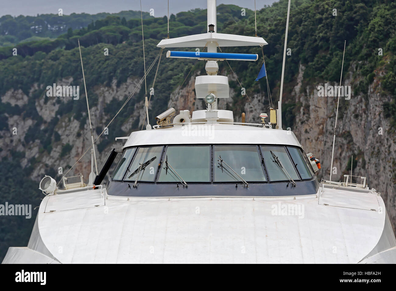 Bridge radar vessel hi-res stock photography and images - Alamy