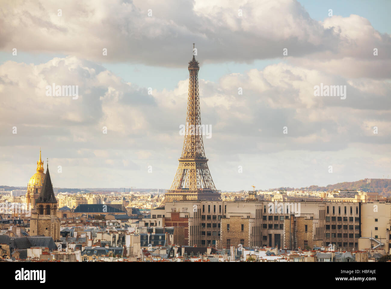 Aerial overview of Paris with the Eiffel tower Stock Photo - Alamy