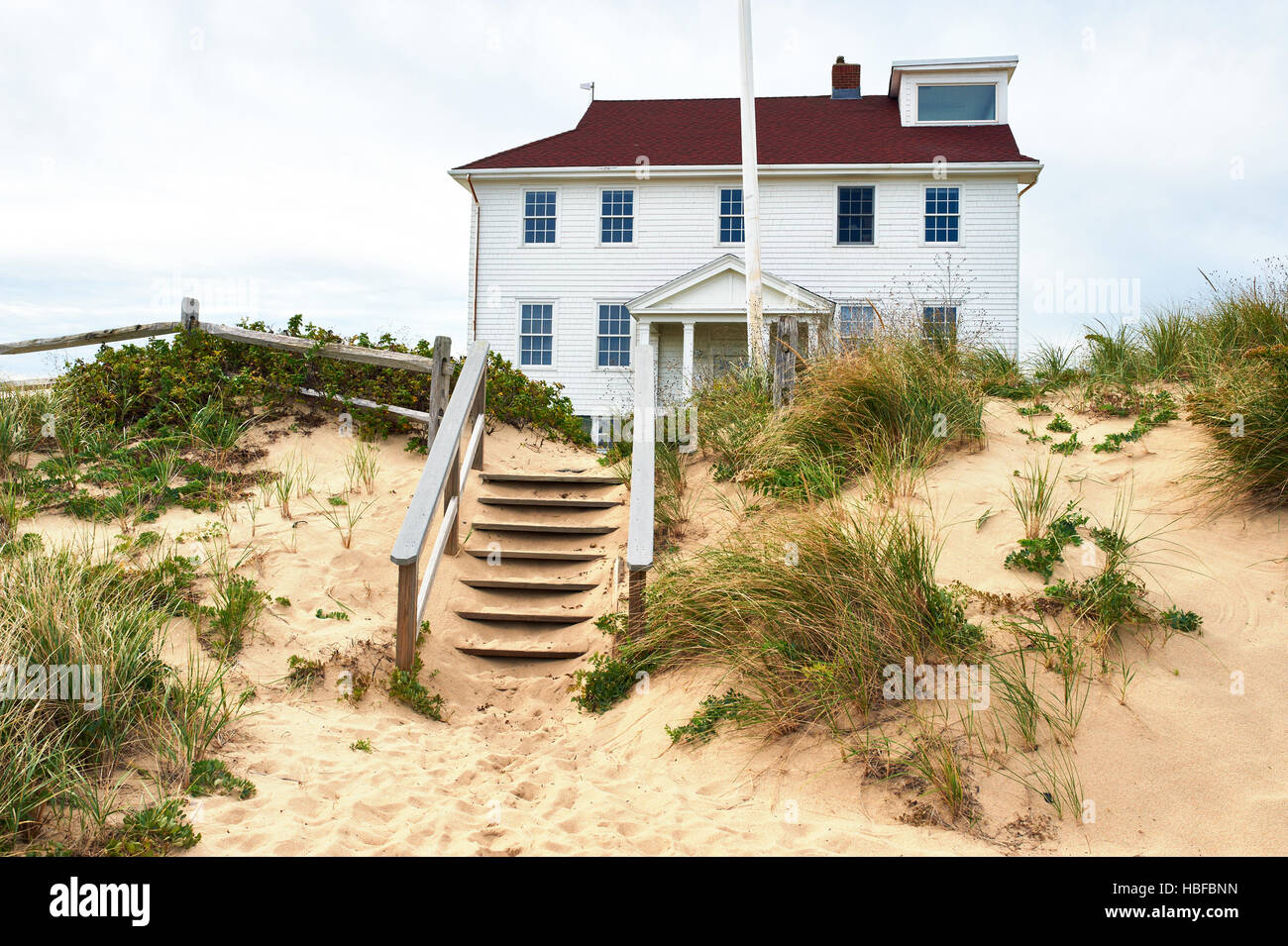 Cape cod house hi-res stock photography and images - Alamy