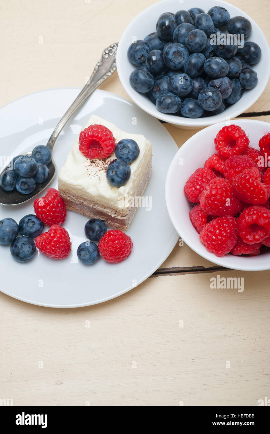 fresh raspberry and blueberry cake Stock Photo - Alamy