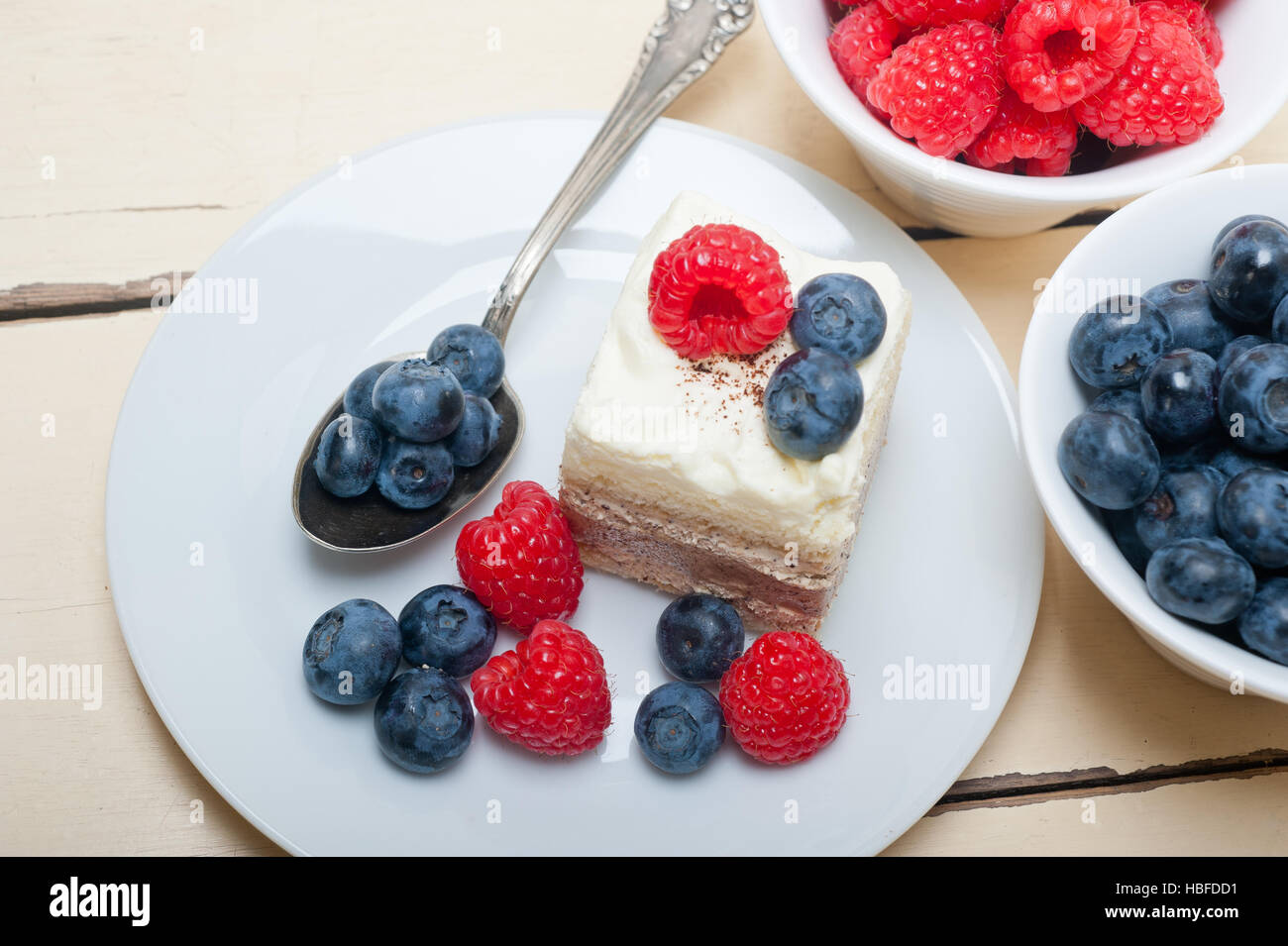 fresh raspberry and blueberry cake Stock Photo - Alamy