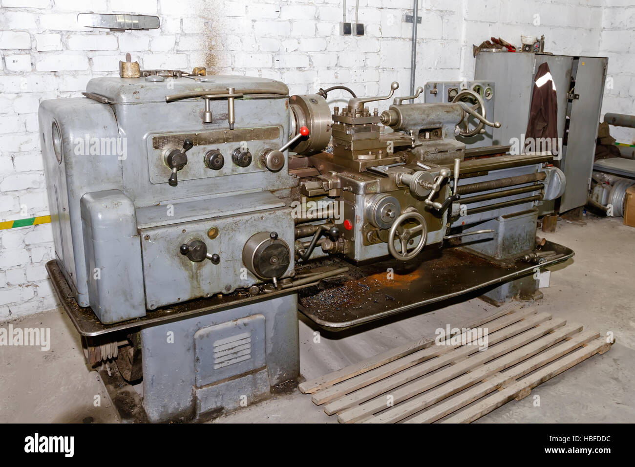 Old Soviet screw-cutting lathe Stock Photo: 127573640 - Alamy Old Soviet screw-cutting lathe Stock Photo: 127573640 - Alamy
