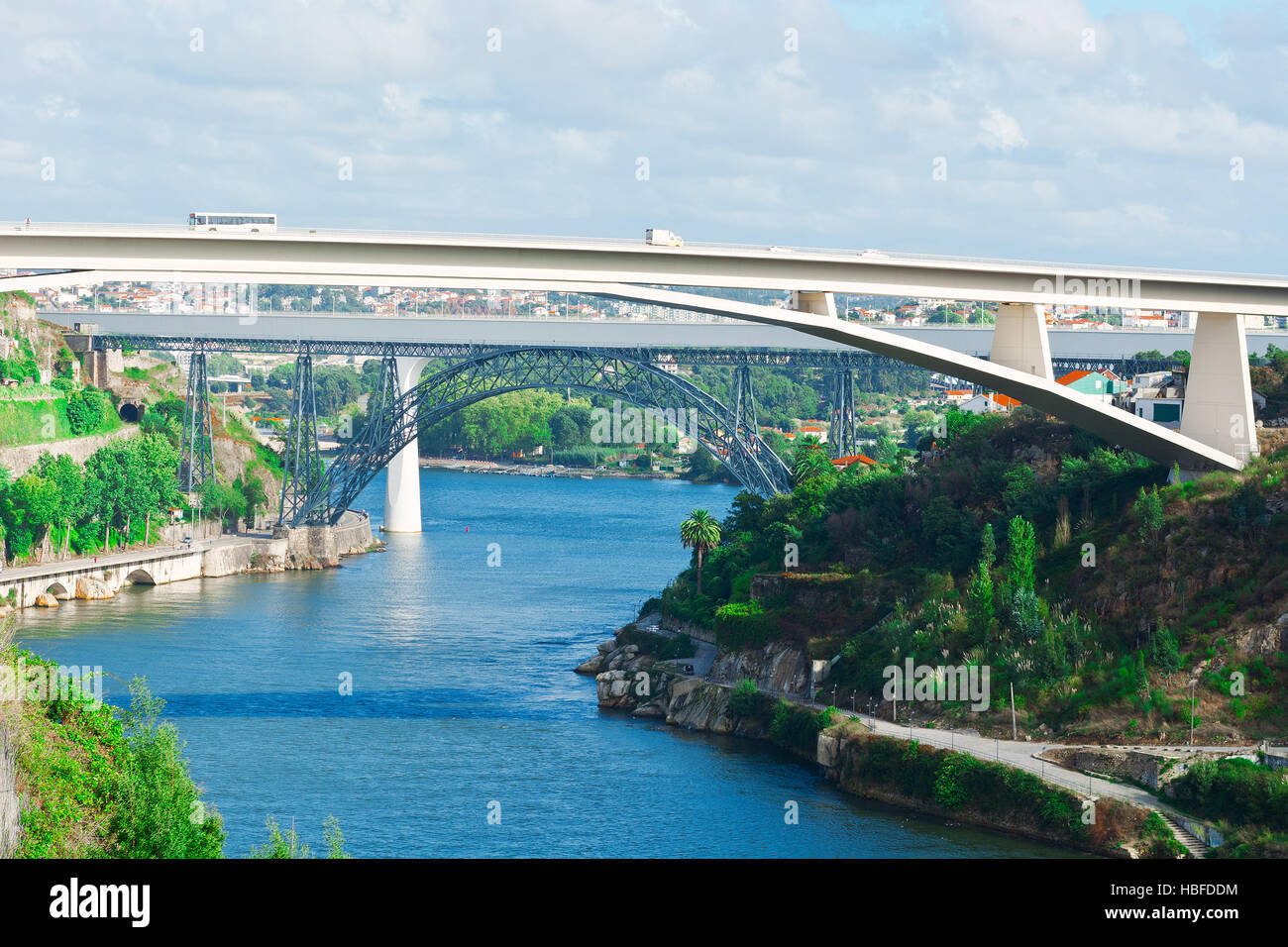 Car bridges hi-res stock photography and images - Alamy