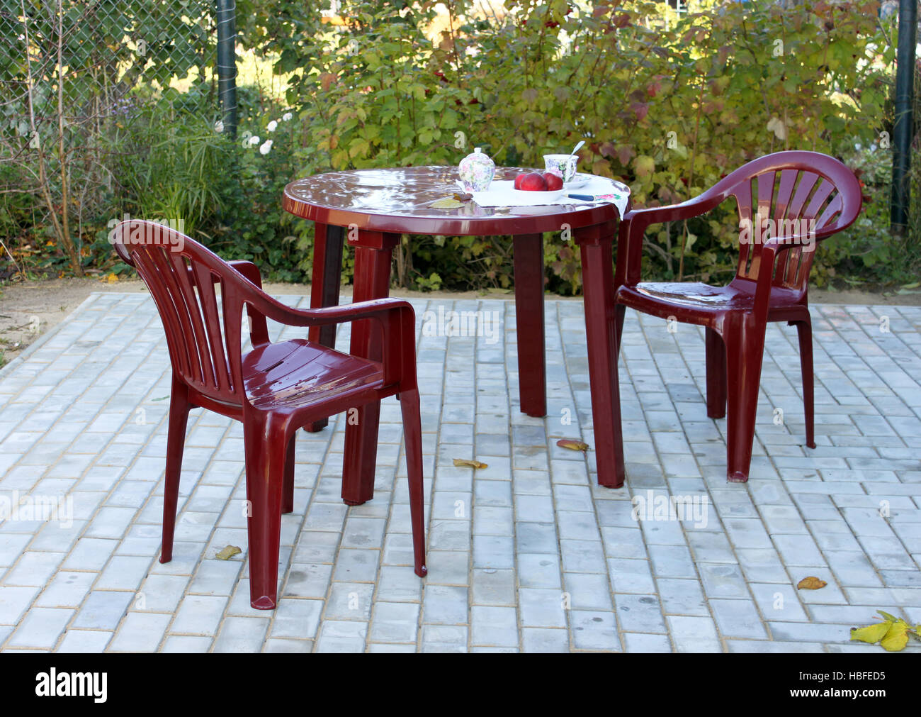 Plastic table ware hi-res stock photography and images - Alamy