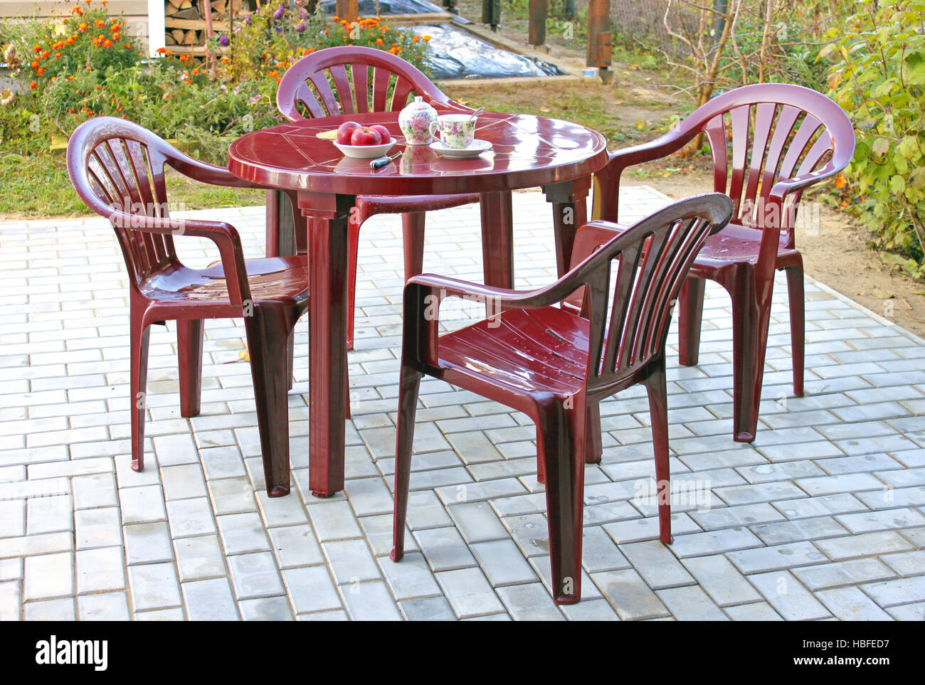 Plastic table ware hi-res stock photography and images - Alamy