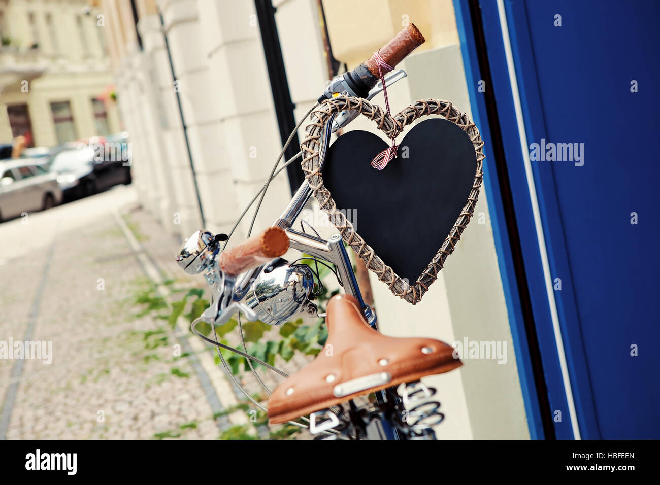 emty sign in shape of heart Stock Photo - Alamy