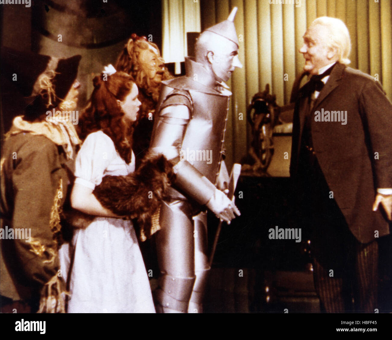 THE WIZARD OF OZ, Ray Bolger, Judy Garland, Bert Lahr, Jack Haley ...