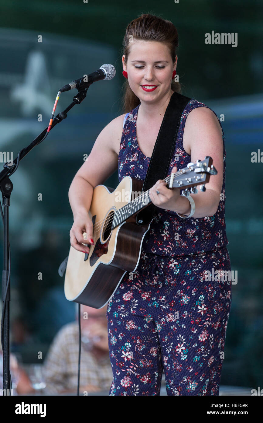 Anna mae hi-res stock photography and images - Alamy