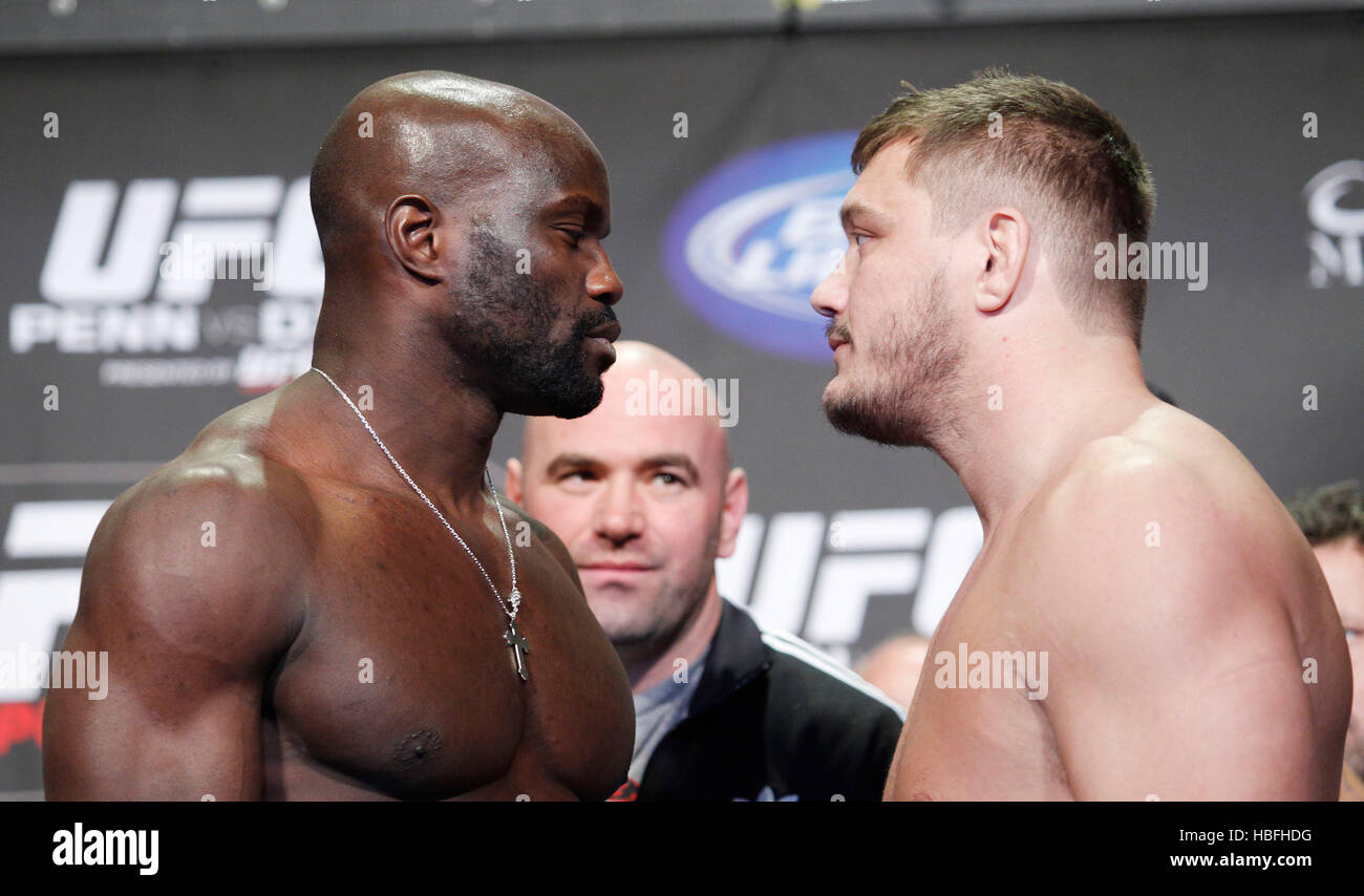 UFC fighters Cheick Kongo, left, and Matt Mitrione square off during a ...