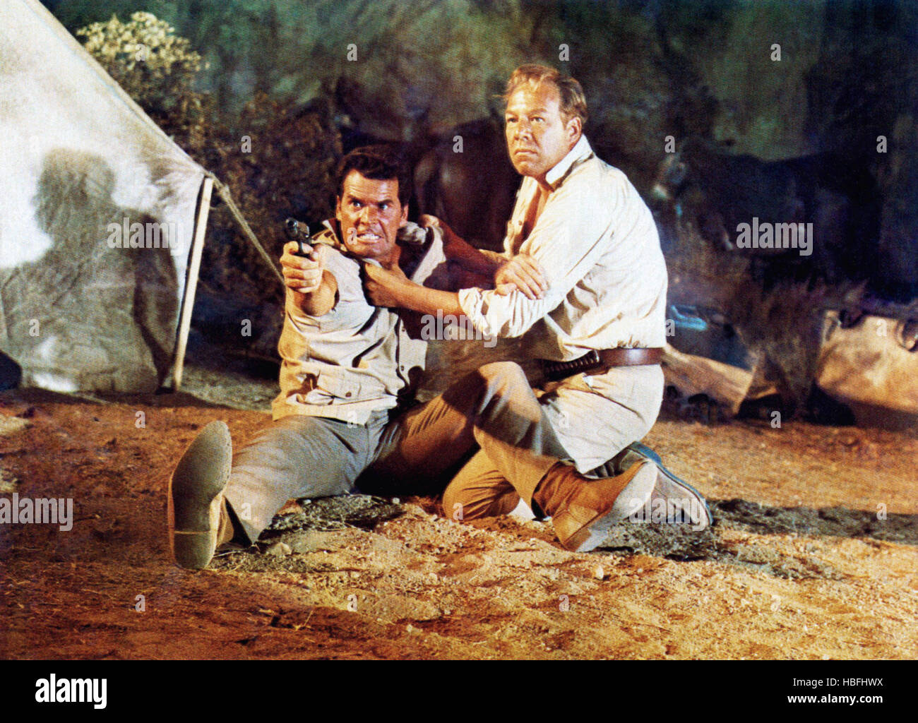 THE PINK JUNGLE, from left: James Garner, George Kennedy, 1968 Stock ...