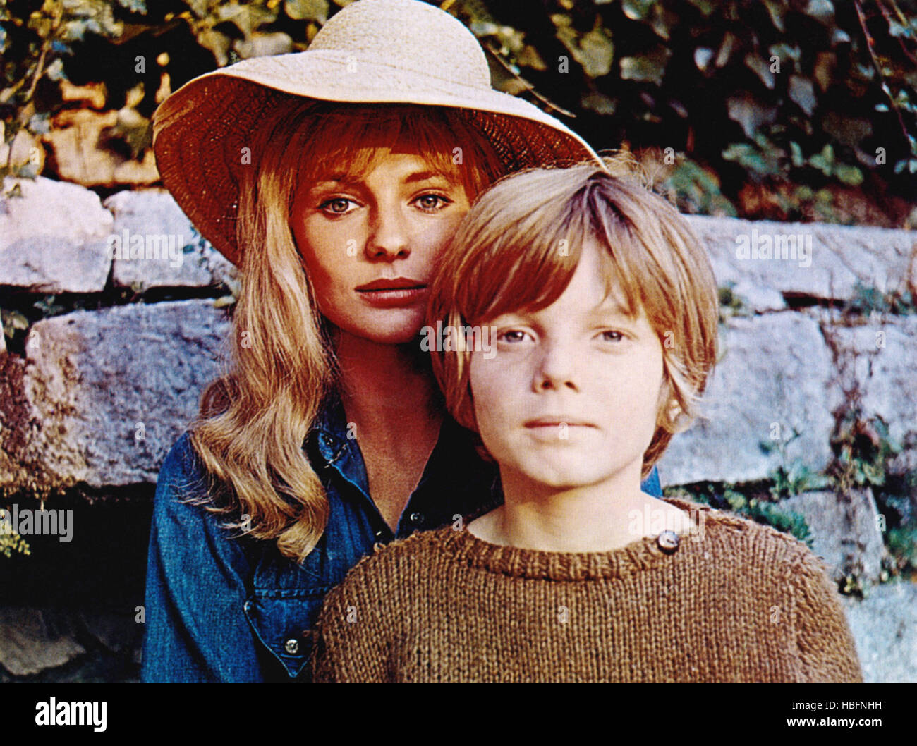 SECRET WORLD, (aka L'ECHELLE BLANCHE), from left, Jacqueline Bisset ...