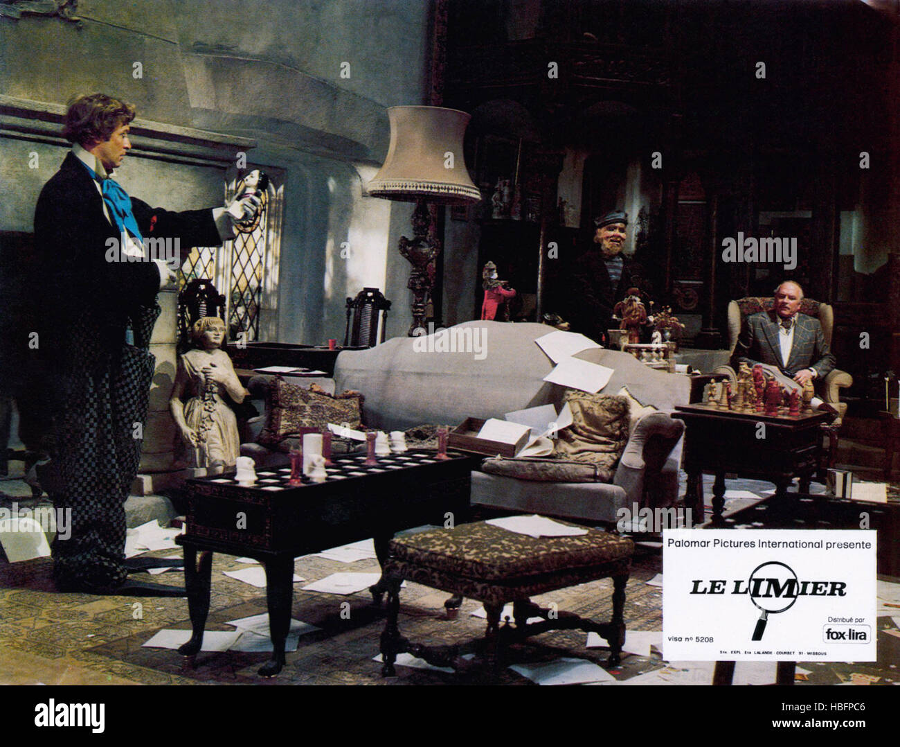 SLEUTH, (aka LE LIMIER), from left: Michael Caine, Laurence Olivier ...