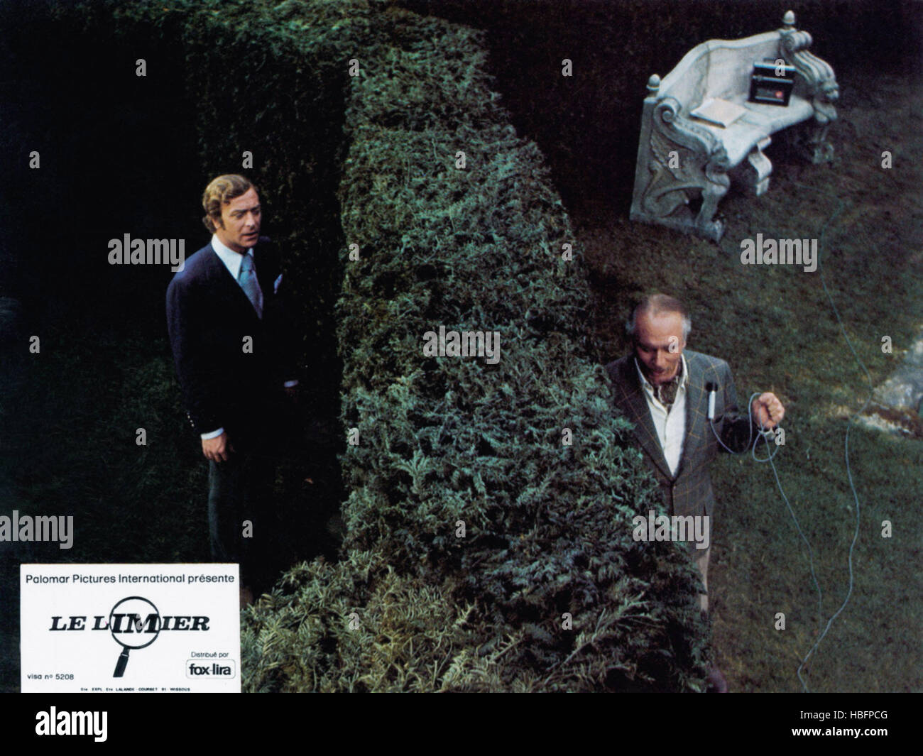 SLEUTH, (aka LE LIMIER), from left: Michael Caine, Laurence Olivier ...