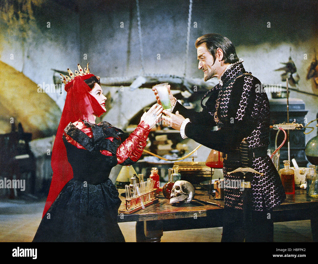 SNOW WHITE AND THE THREE STOOGES, from left: Patricia Medina, Guy Rolfe ...