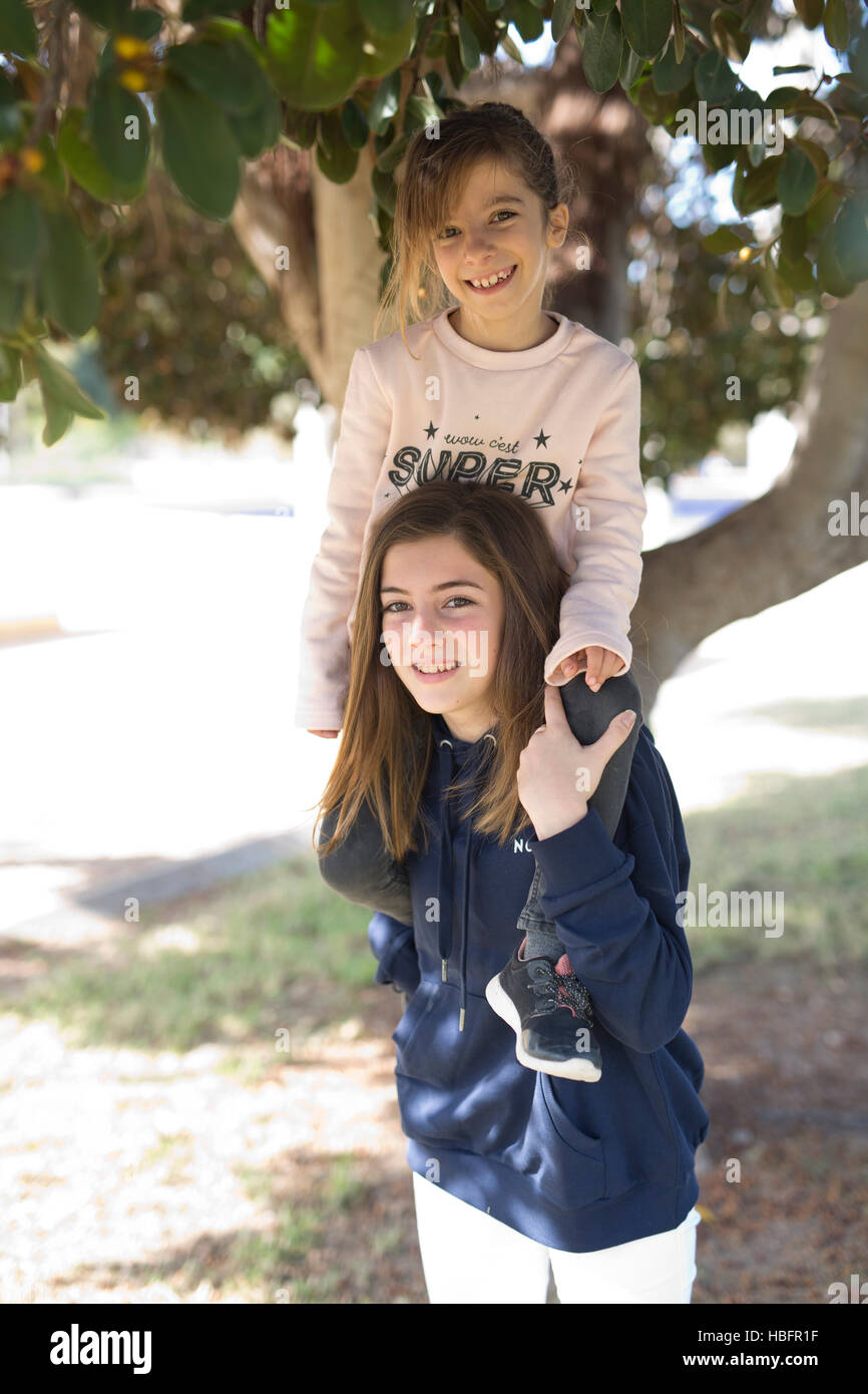 Girl climb hi-res stock photography and images - Alamy