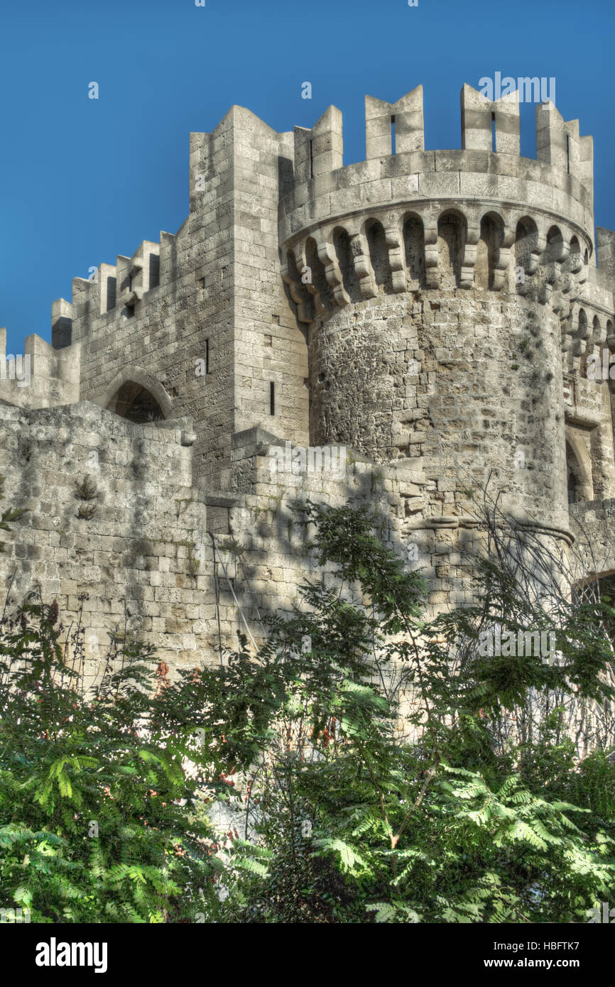 Round castle tower hi-res stock photography and images - Alamy