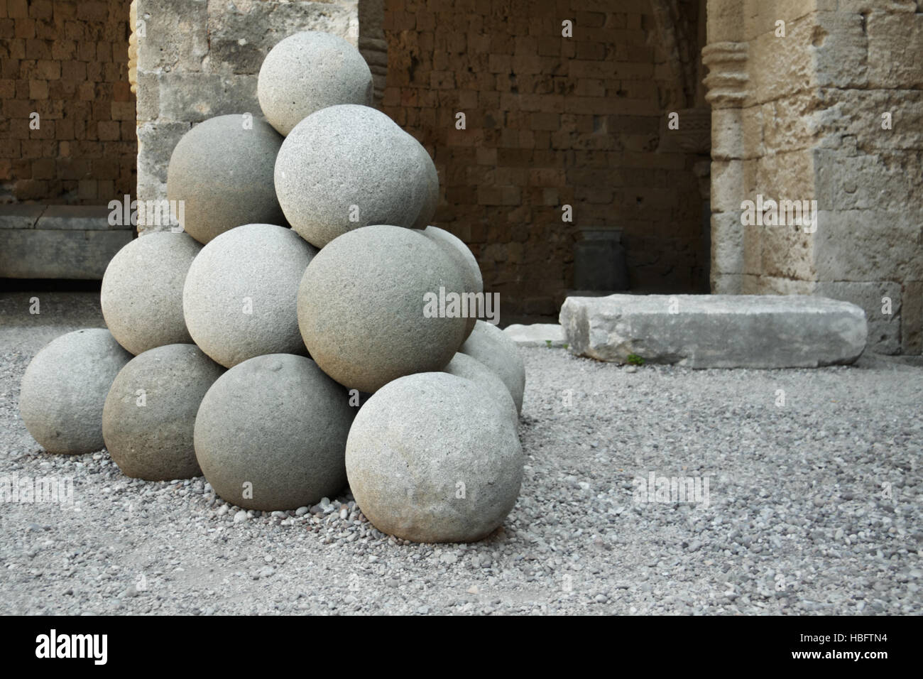 Old stone cannon balls hi-res stock photography and images - Alamy