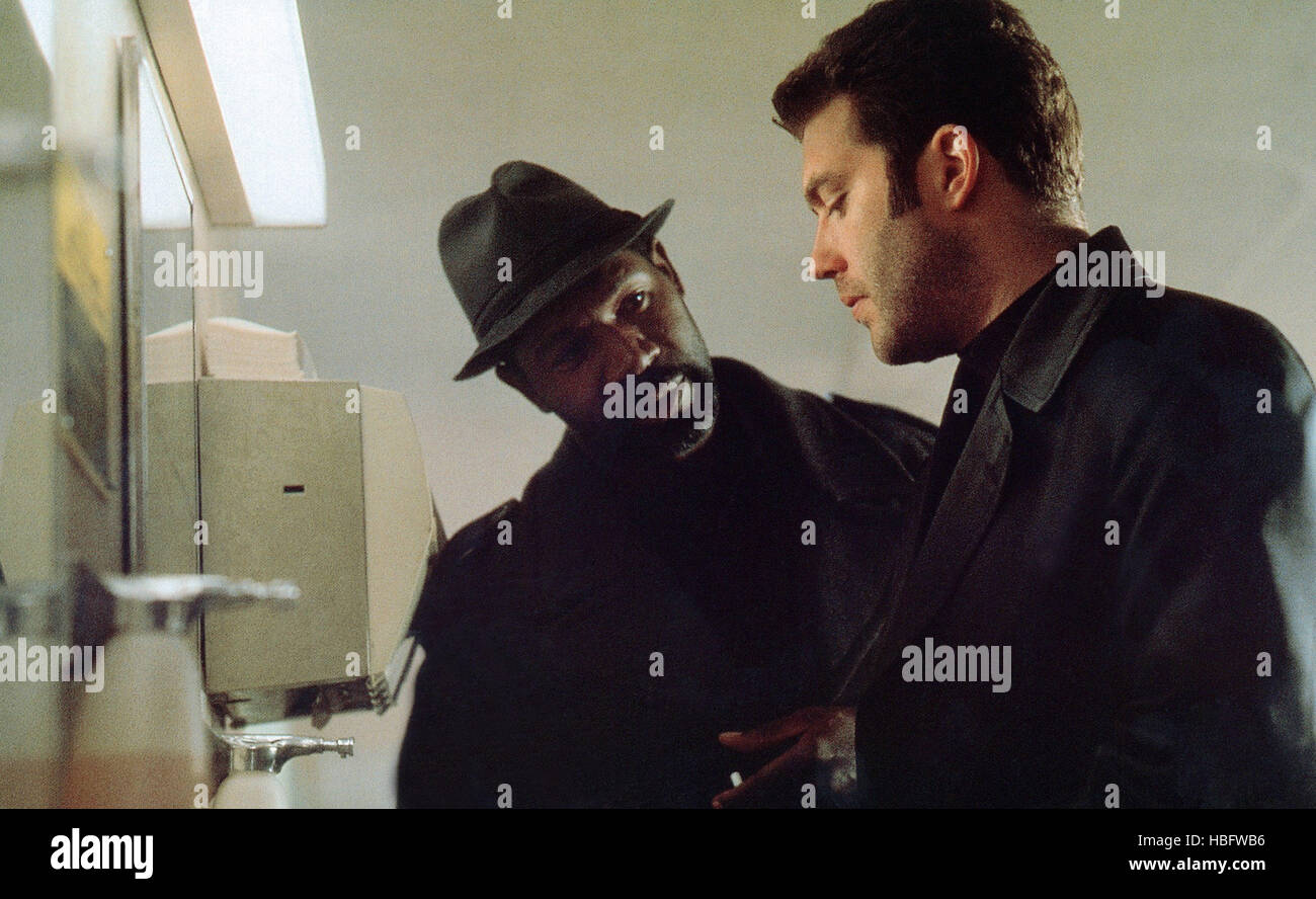 THE THIRTEENTH FLOOR, form left: Dennis Haysbert, Craig Bierko, 1999 ...