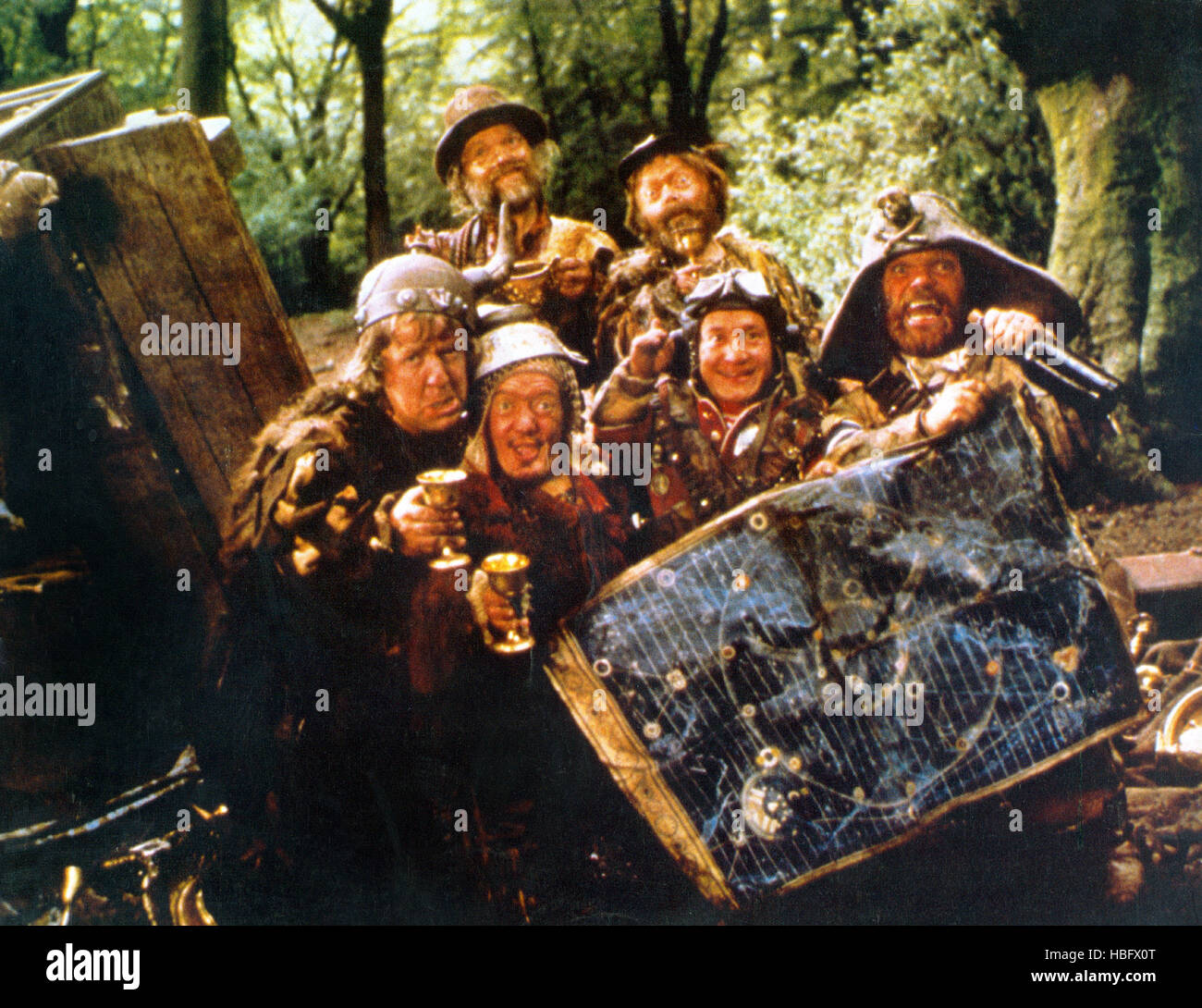 TIME BANDITS, Malcolm Dixon, Tiny Ross, Jack Purvis, David Rappaport ...