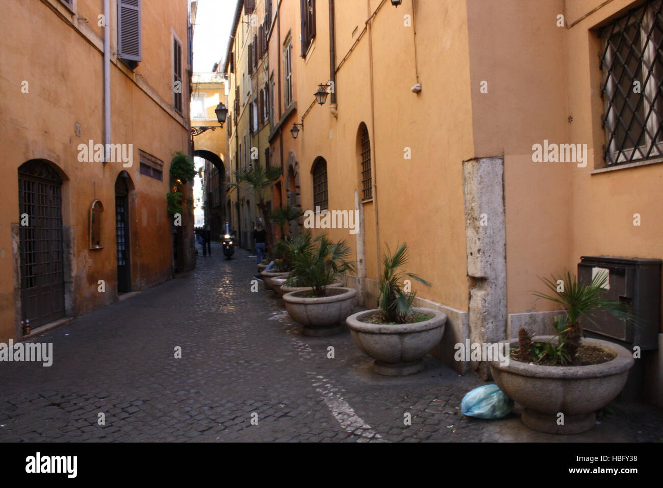 Rome alley hi-res stock photography and images - Alamy