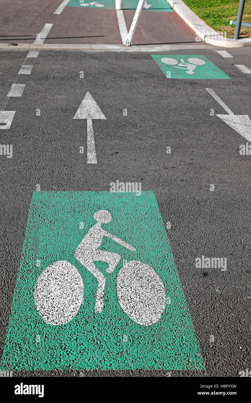 Segregated lane hi-res stock photography and images - Alamy