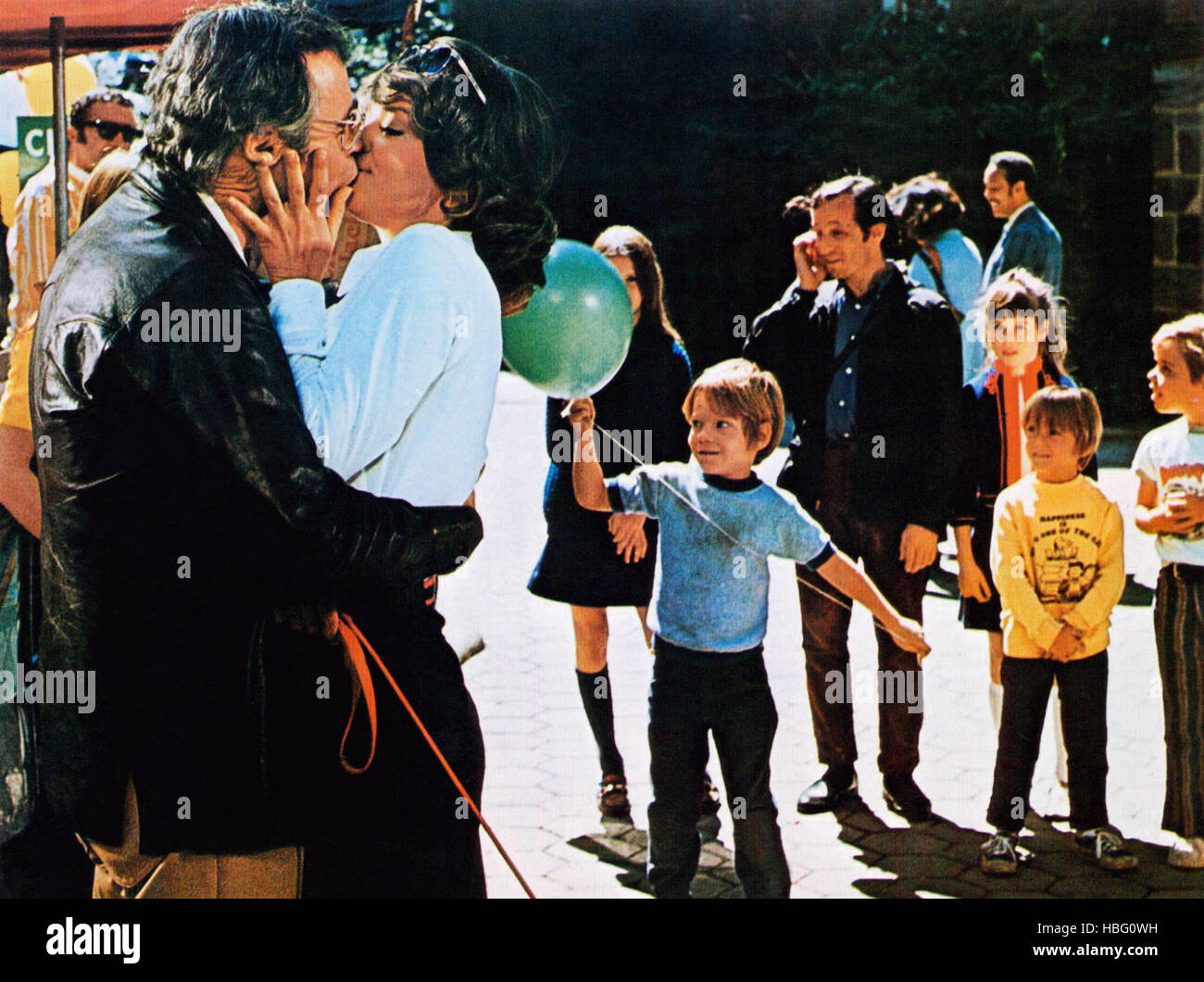 THE WAR BETWEEN MEN AND WOMEN, kissing from left: Jack Lemmon, Barbara ...