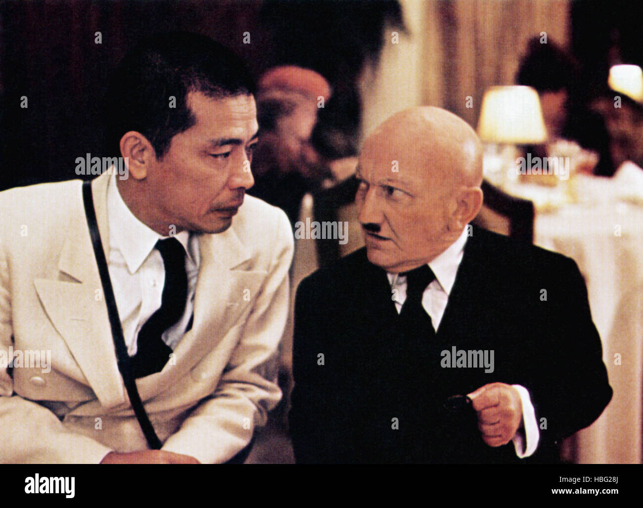 UNDER THE RAINBOW, from left, Bennett Ohta, Billy Barty, 1981, ©Warner ...